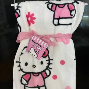 Sanrio | Bedding | Hello Kitty Daisy Throw | Poshmark